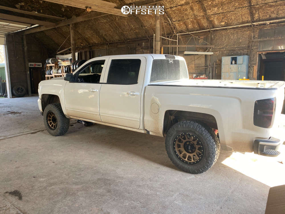 2018 Chevrolet Silverado 1500 with 18x9 -12 Method NV and 275/70R18 ...