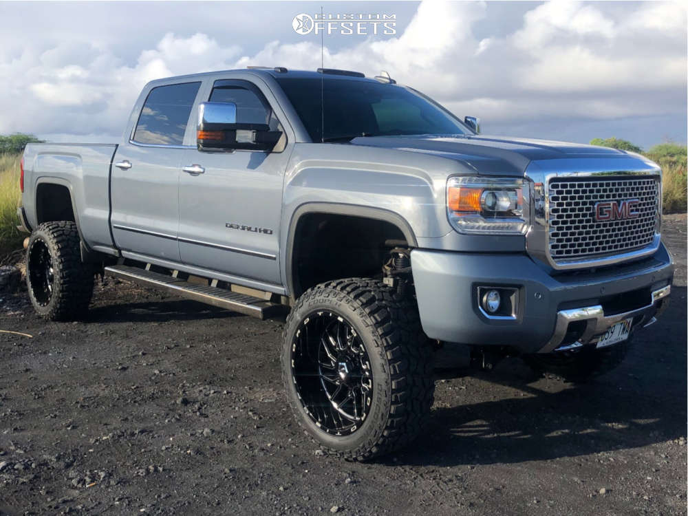 2017 GMC Sierra 2500 HD with 22x12 -44 TIS 544BM and 35/12.5R22 Cooper ...