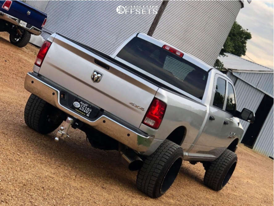2014 Dodge Ram 2500 with 22x14 -76 Dropstars 652bm and 33/12.5R22 ...
