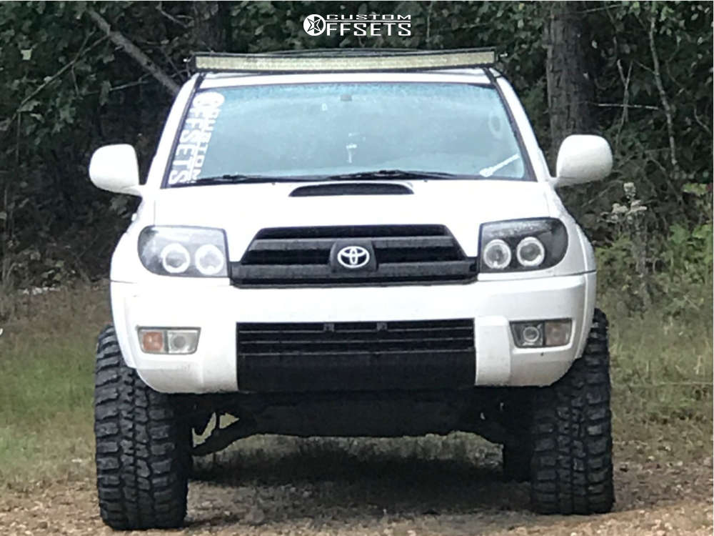 2005 Toyota 4Runner with 20x10 -24 Havok H113 and 33/12.5R20 Federal ...