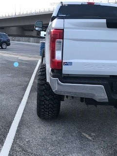 2018 Ford F-250 Super Duty with 22x12 -44 V-Rock Recoil and 37/13.5R22 ...