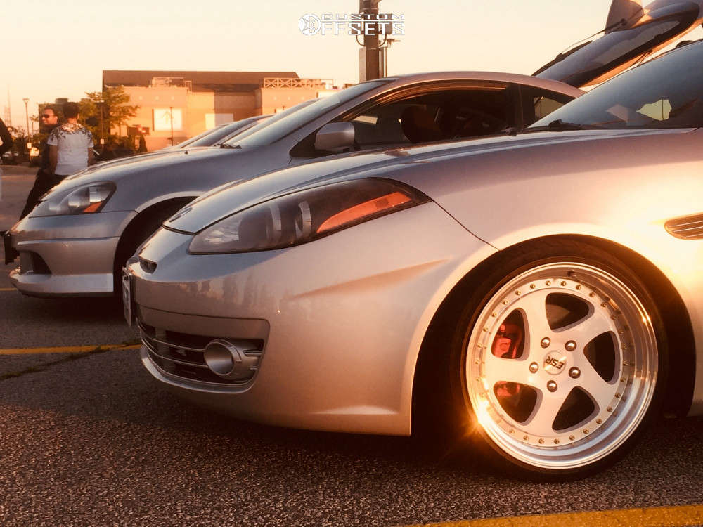 2008 Hyundai Tiburon with 18x8.5 30 ESR Sr02 and 215/35R18 Kapsen and ...