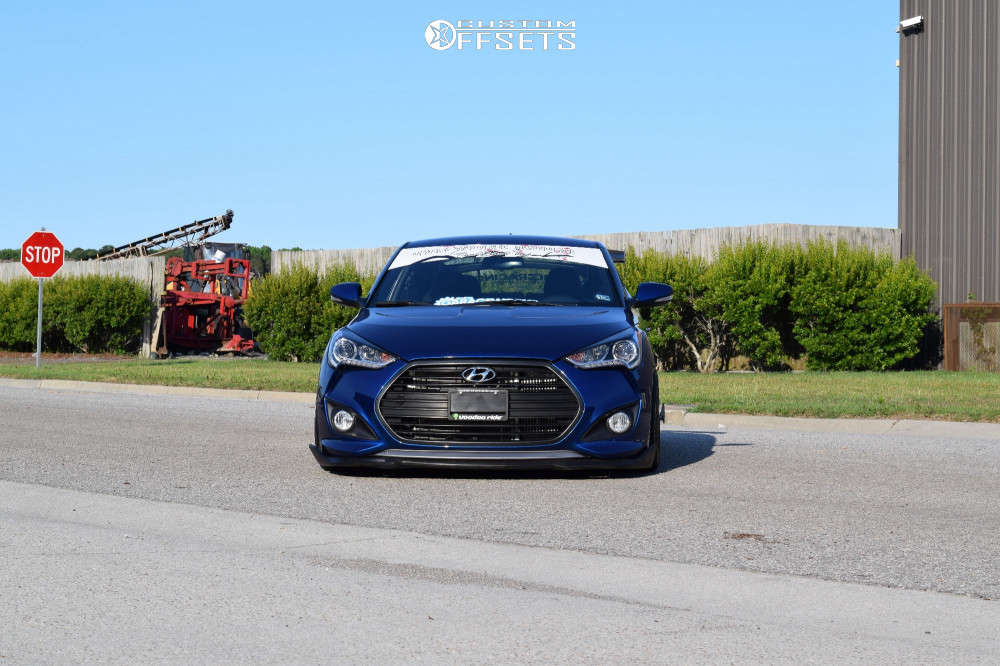 2017 Hyundai Veloster with 17x9 35 Varrstoen Es2 and 235/40R17 Michelin ...