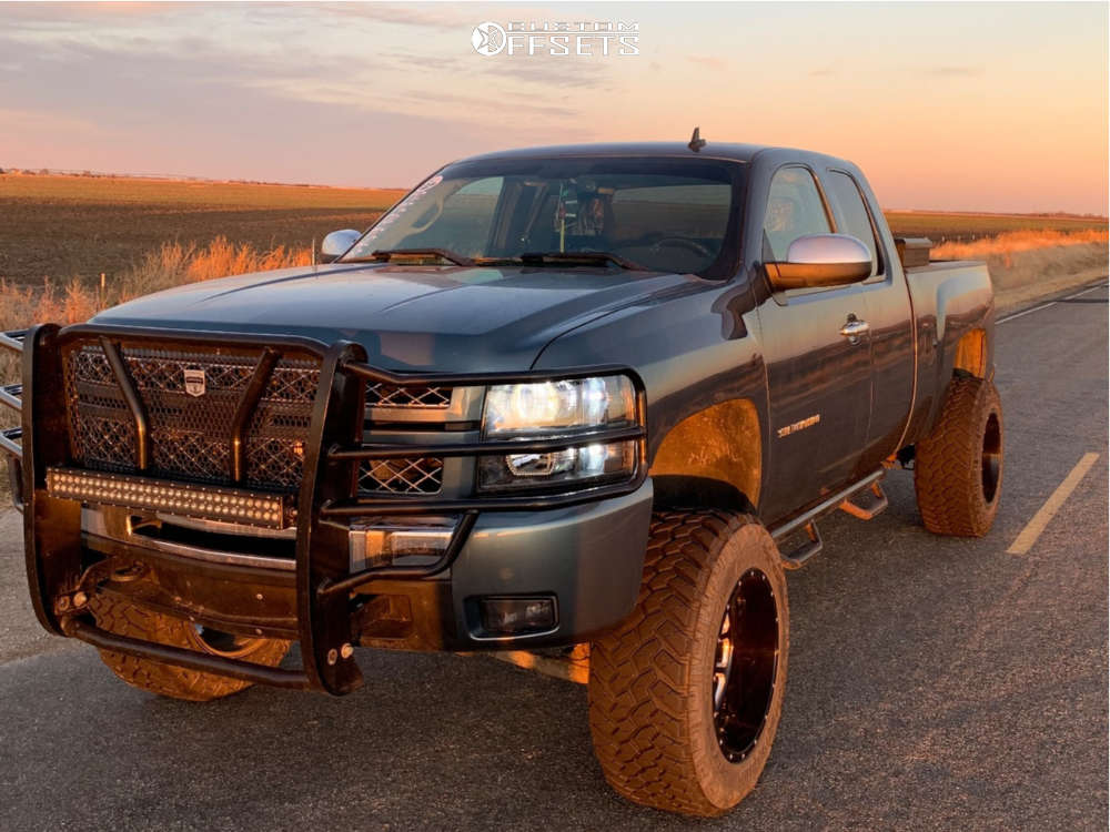 2009 Chevrolet Silverado 1500 with 20x12 -44 XD Xd128 and 35/12.5R20 ...