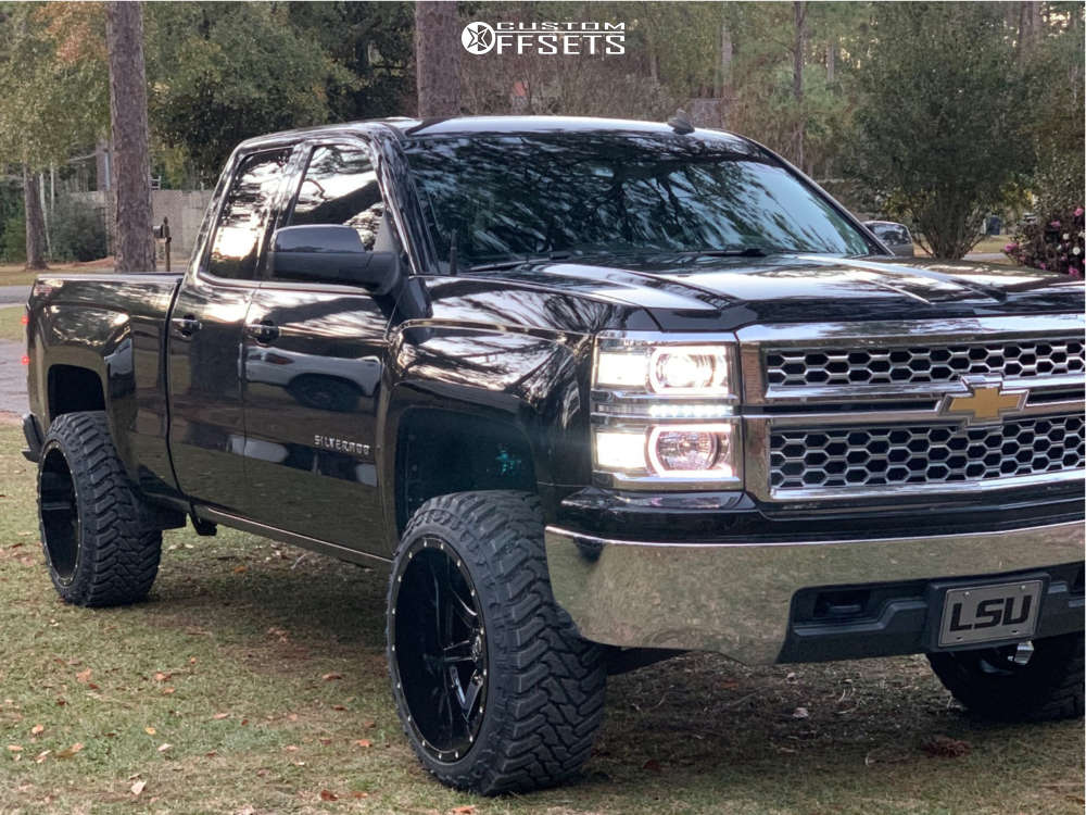 2014 Chevrolet Silverado 1500 with 22x12 -44 Fuel Maverick D610 and 33/12.5R22 Atturo Trail ...
