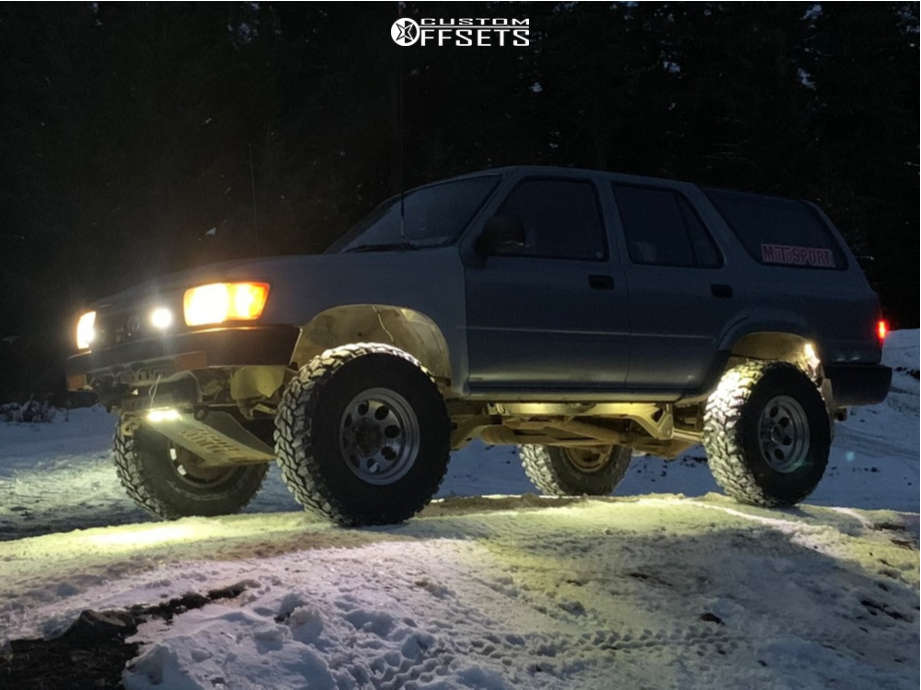 1995 Toyota 4Runner with 15x8 -22 Mickey Thompson Classic Iii and 32/11 ...