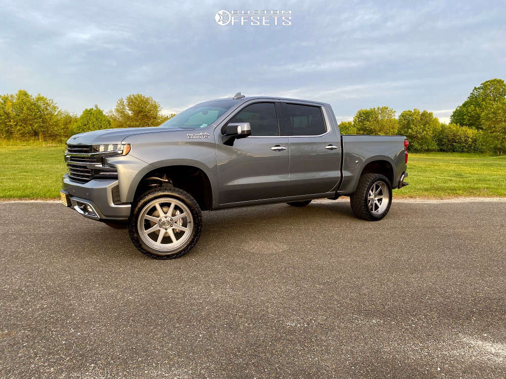 2019 Chevrolet Silverado 1500 with 22x10 -18 XD Xd844 and 33/12.5R22 ...