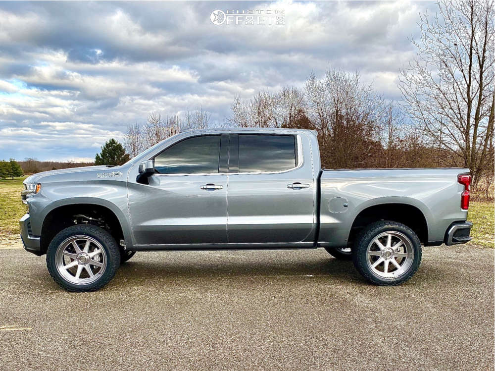 2019 Chevrolet Silverado 1500 with 22x10 -18 XD Xd844 and 33/12.5R22 ...