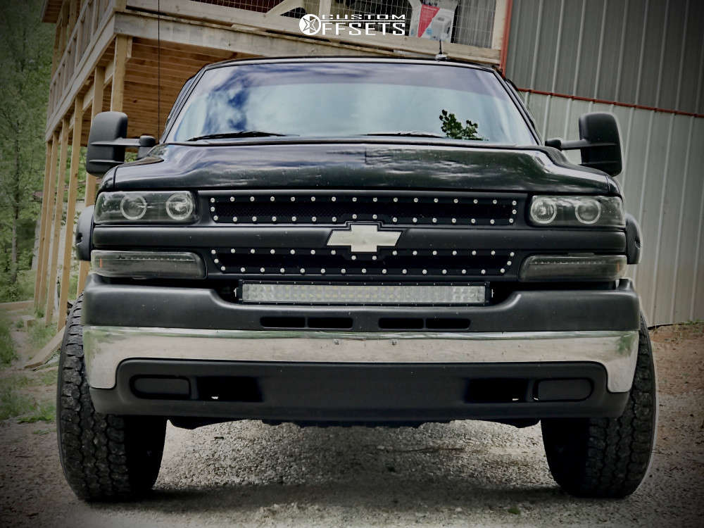 2002 Chevrolet Silverado 2500 HD with 18x10 -24 Moto Metal Mo970 and ...
