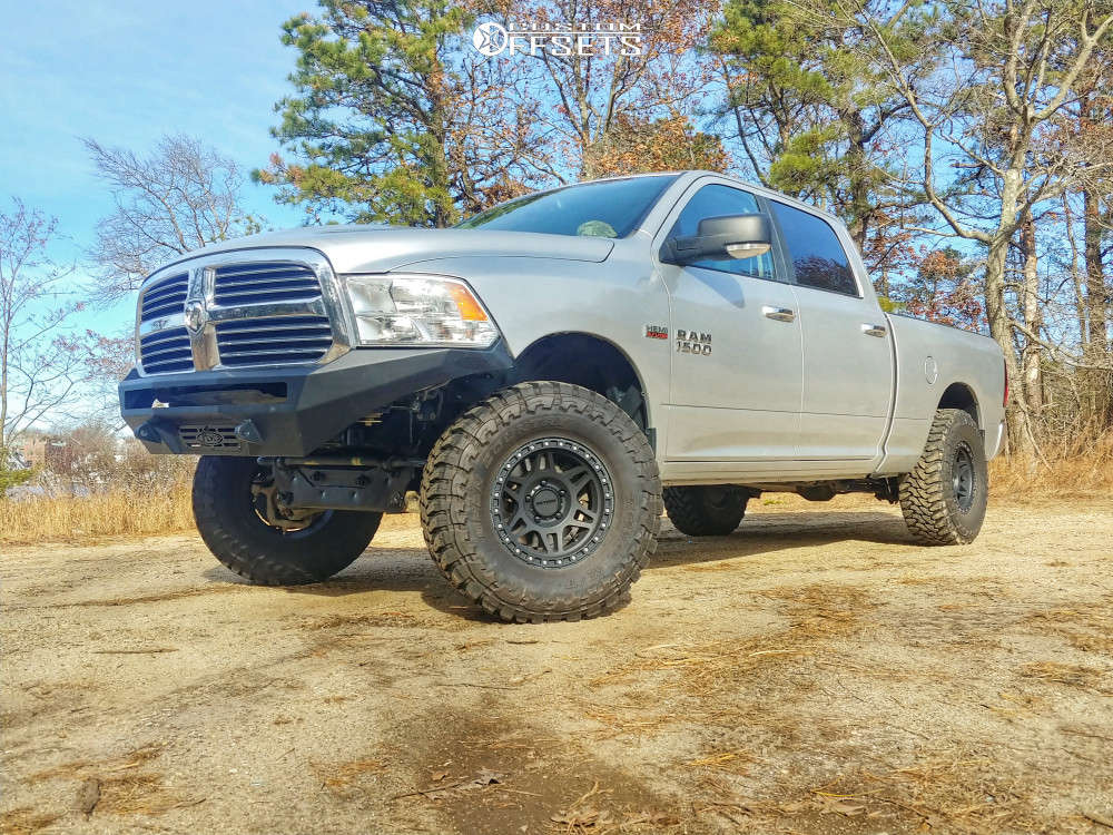 2017 Ram 1500 with 17x8.5 0 Method Mr312 and 35/12.5R17 Toyo Tires Open ...