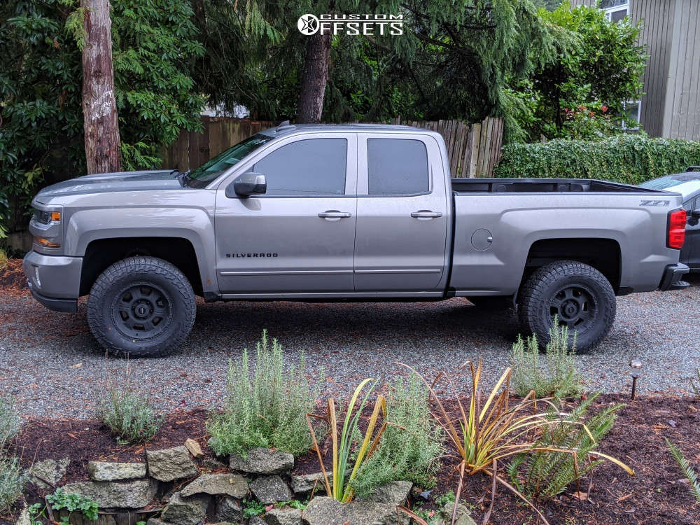 2017 Chevrolet Silverado 1500 with 17x8 Pro Comp Series 89 and 285 ...