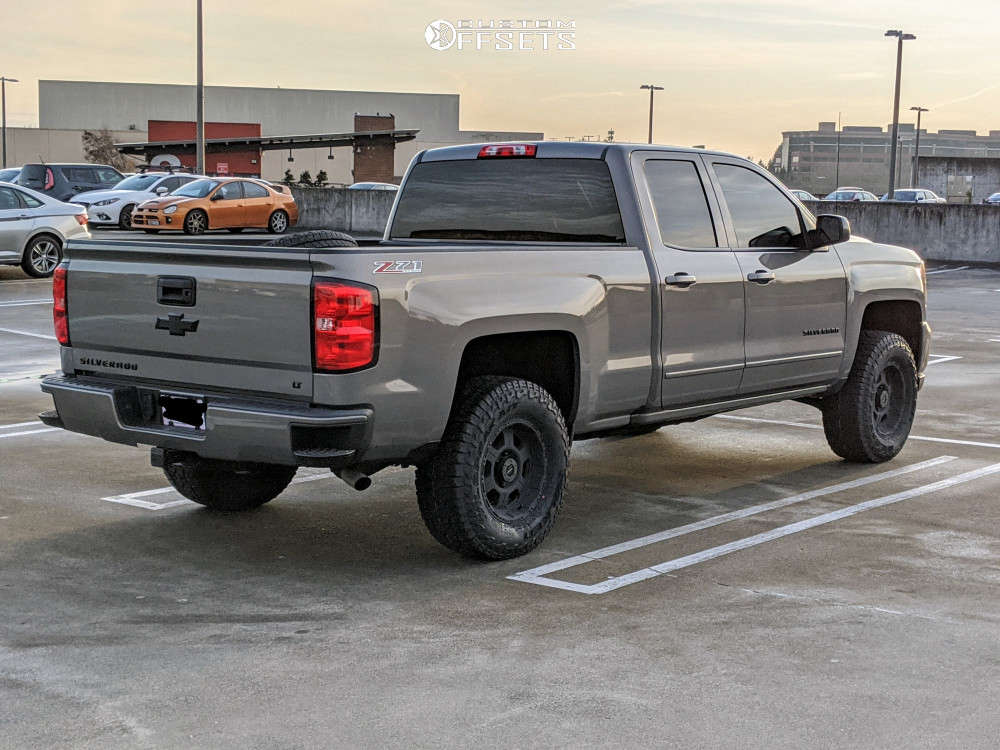2017 Chevrolet Silverado 1500 with 17x8 Pro Comp Series 89 and 285 ...
