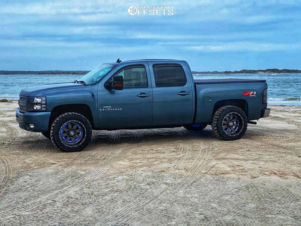 2009 Chevrolet Silverado 1500 with 20x12 -44 Moto Metal Mo962 and 33/12 ...