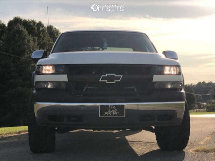 2001 Chevrolet Silverado 2500 HD with 20x9 1 Fuel Titan and 33/12.5R20 ...