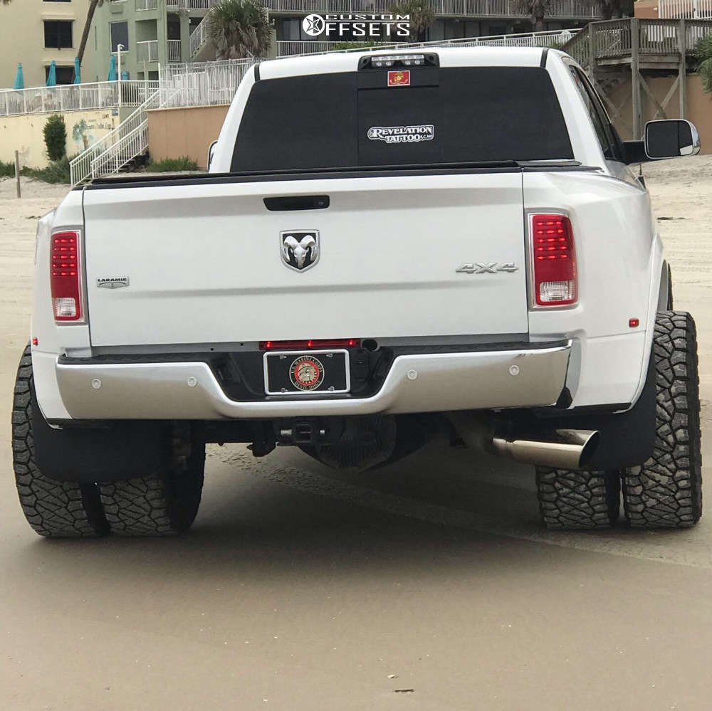 2018 Ram 3500 with 22x10 -25 Fuel Forged Ff45 and 285/55R22 Nitto Trail ...