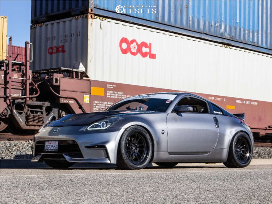 2007 Nissan 350Z with 18x9.5 10 Cosmis Racing XT-206R and 265/35R18 ...