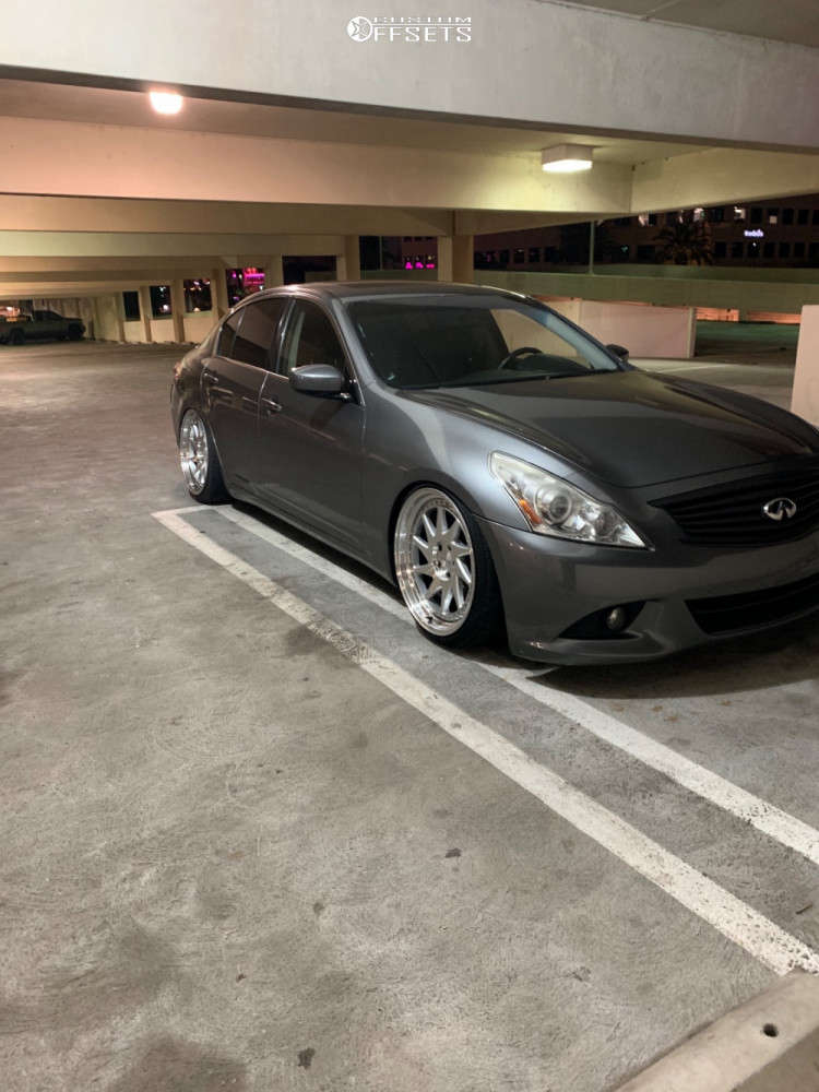 2013 INFINITI G37 with 20x9.5 22 Zedd Slt and 225/40R20 Accelera Alpha ...