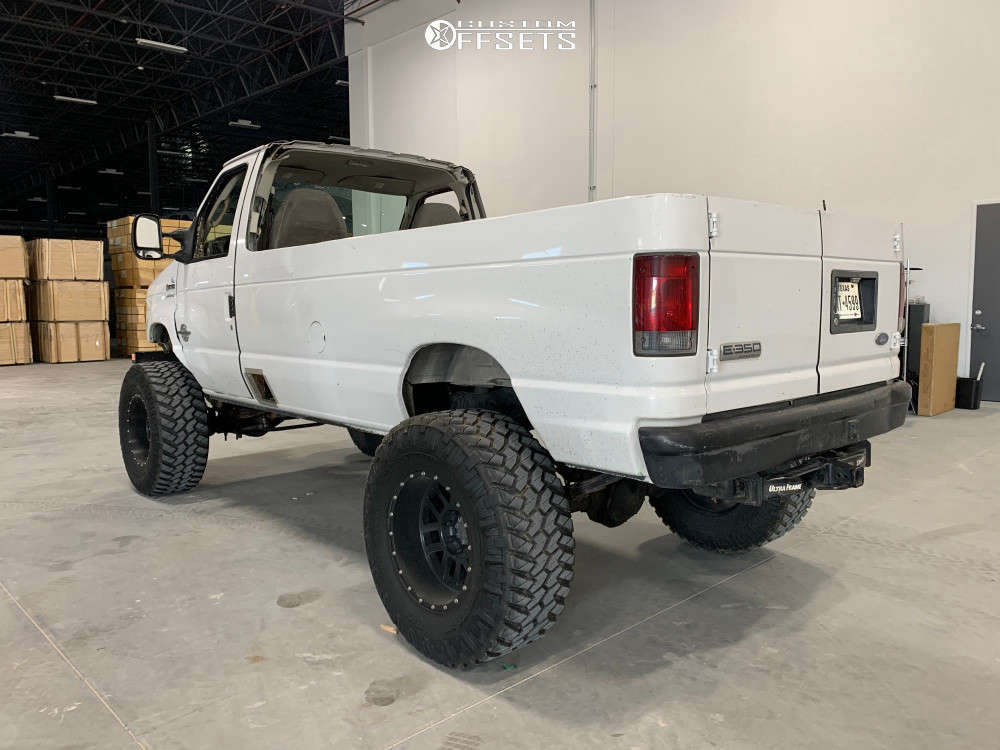 2005 Ford E-350 Super Duty with 20x12 -52 Method Mr606 and 40/15.5R20 ...