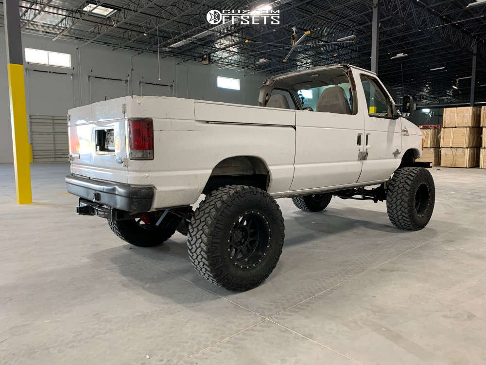 2005 Ford E-350 Super Duty with 20x12 -52 Method Mr606 and 40/15.5R20 ...