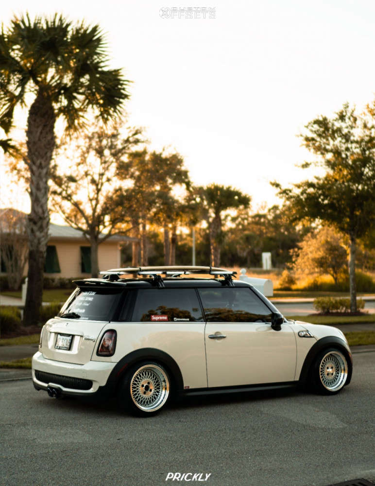 2009 Mini Cooper with 16x8 15 Klutch Sl1 and 195/40R16 Waterfall Eco ...
