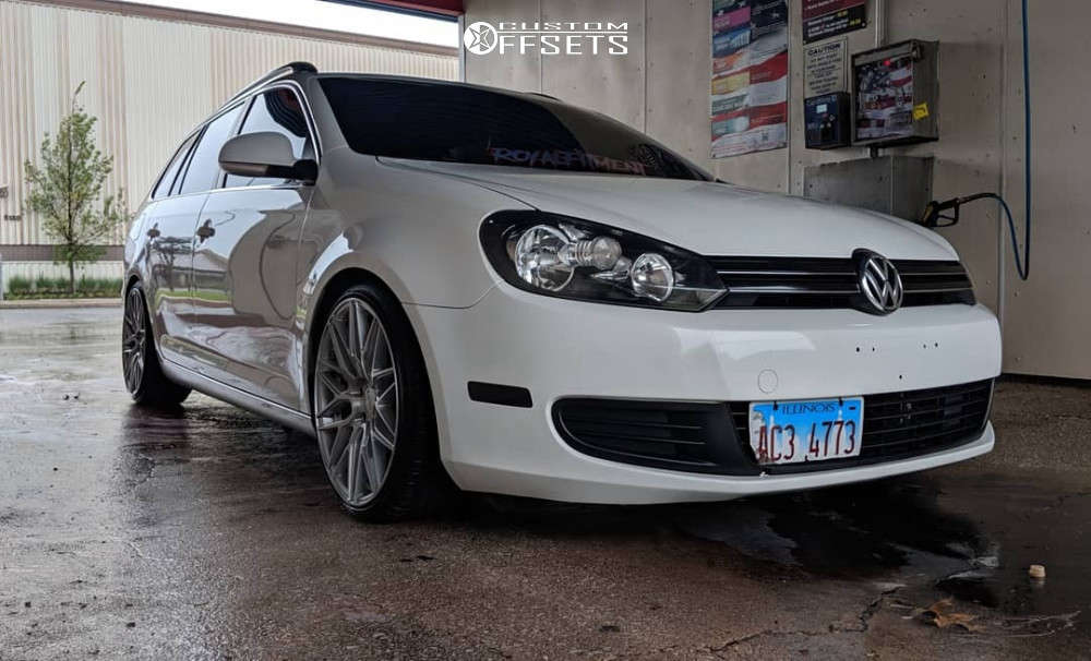 2013 Volkswagen Jetta with 18x8.5 42 F1R F103 and 215/35R18 Toyo Tires ...