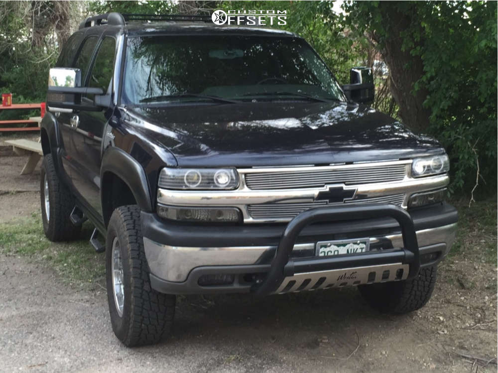 2005 Chevrolet Tahoe with 17x8.5 0 Weld Racing Renegade and 285/70R17 ...