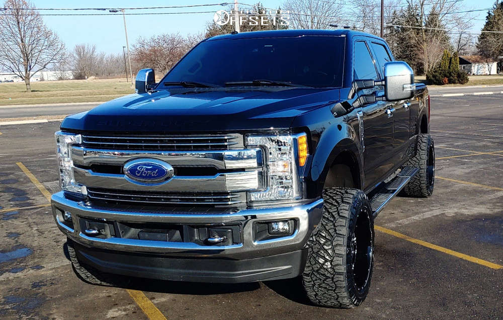 2017 Ford F-250 Super Duty with 22x12 -44 Hostile Alpha and 325/50R22 ...