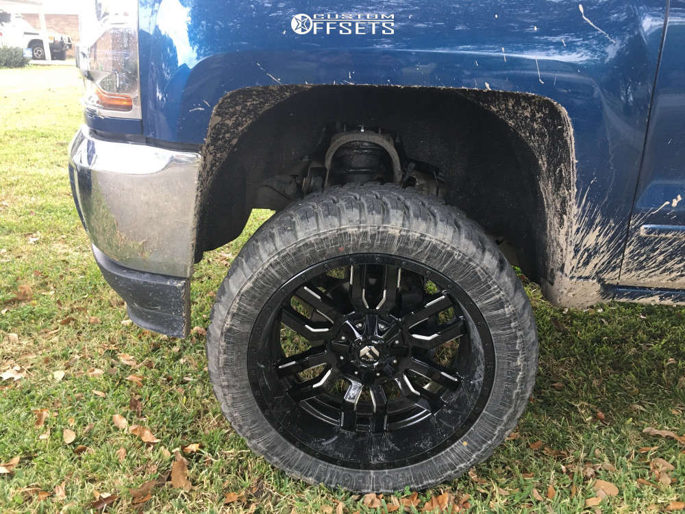 2017 Chevrolet Silverado 1500 with 22x12 -44 Fuel Sledge and 33/12.5R22 ...