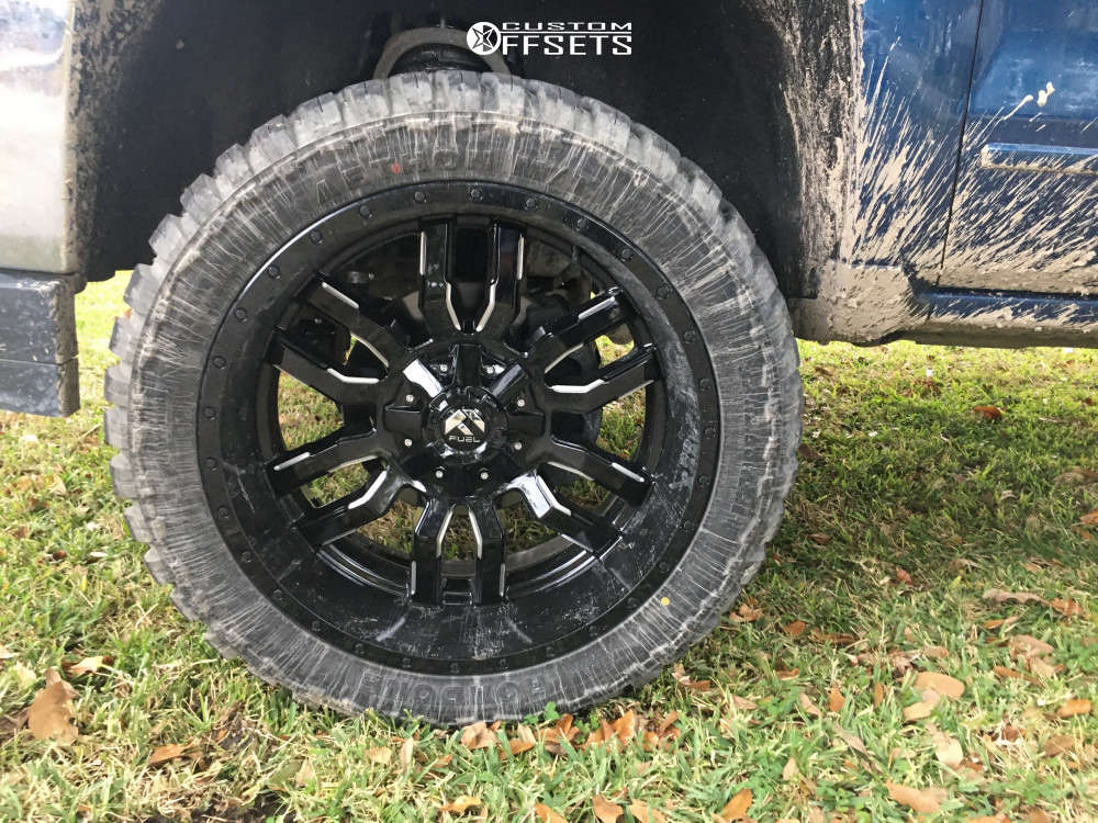 2017 Chevrolet Silverado 1500 with 22x12 -44 Fuel Sledge and 33/12.5R22 ...