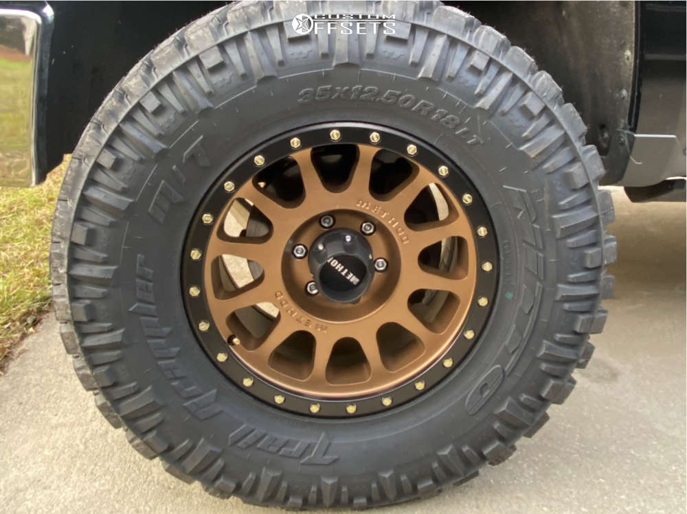 2014 Chevrolet Silverado 1500 with 18x9 18 Method Nv and 35/12.5R18 ...