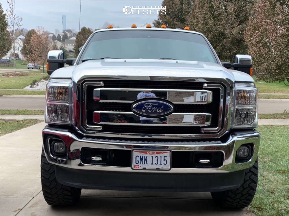 2015 Ford F-250 Super Duty with 18x9 -6 Pro Comp 69 and 35/12.5R18 ...