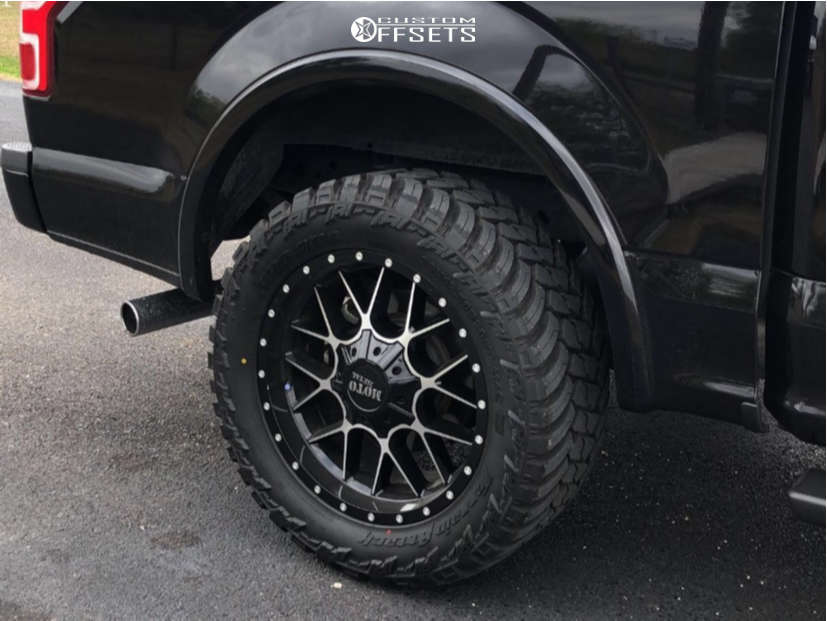 2019 Ford F-150 with 20x9 Moto Metal Mo986 and 33/12.5R20 AMP Mud ...