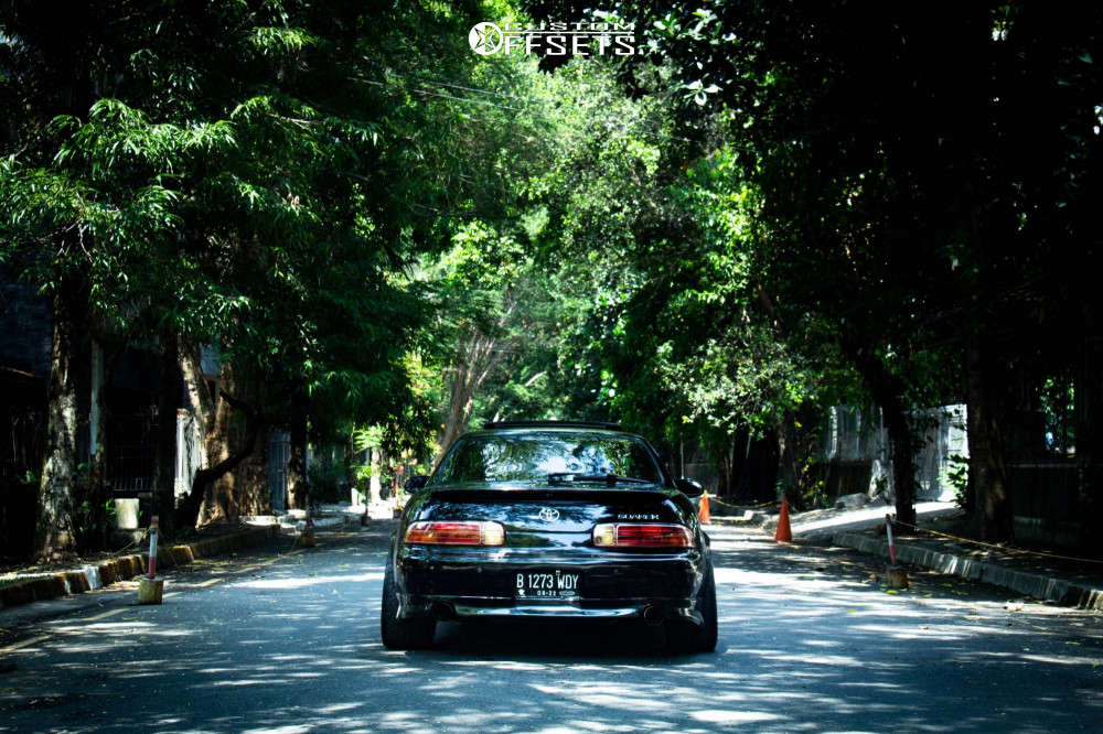 1991 Lexus SC400 with 19x9.5 22 Rays Engineering Te37 and 245/35R19 ...