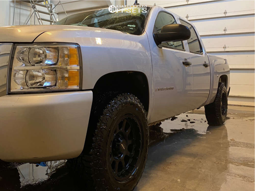 2008 Chevrolet Silverado 1500 with 18x9 Pro Comp Series 32 and 275 ...