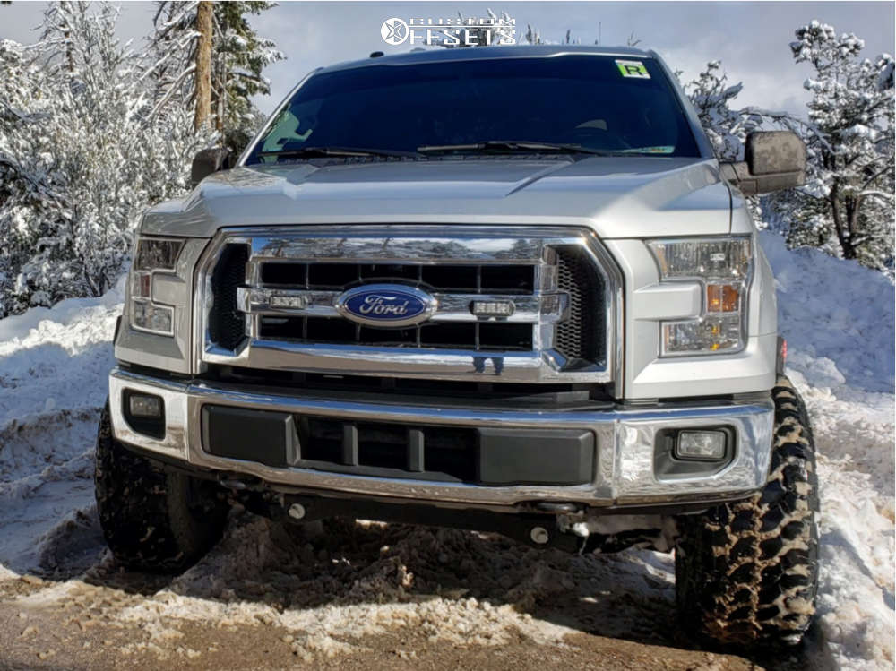 2017 Ford F-150 with 17x9 -6 Pro Comp Series 05 and 33/12.5R17 Achilles ...