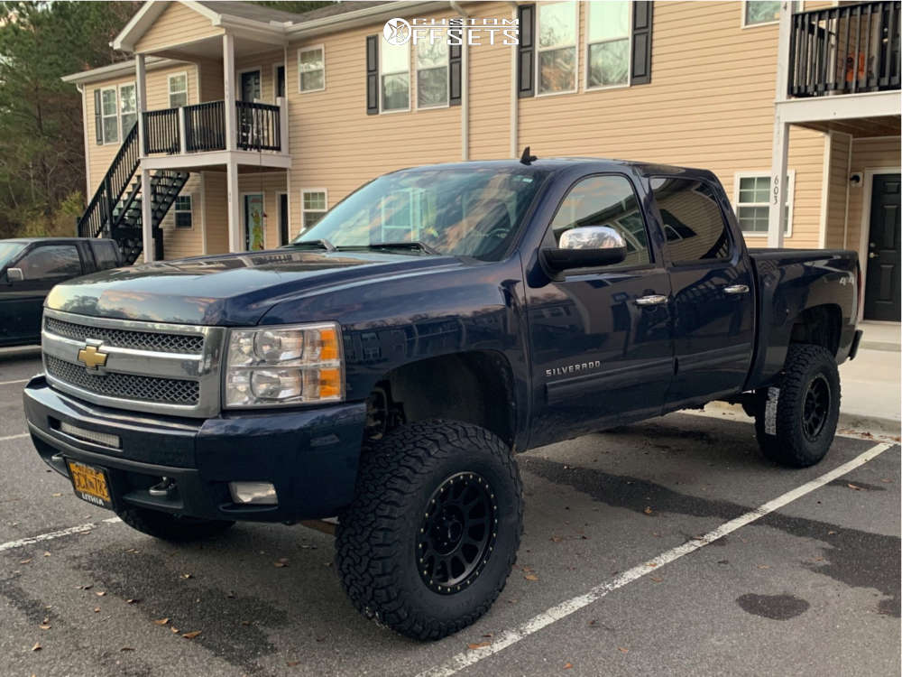 2010 Chevrolet Silverado 1500 with 18x9 -12 Method Nv and 35/12.5R18 ...