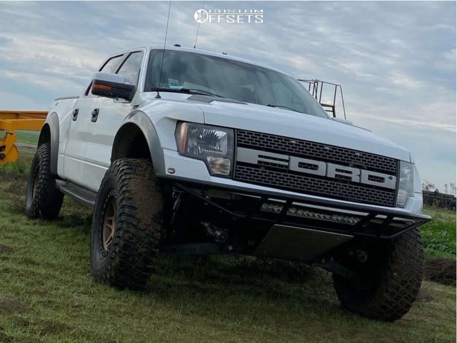 2012 Ford Raptor with 17x9 -12 Method Mr312 and 37/12.5R17 BFGoodrich ...