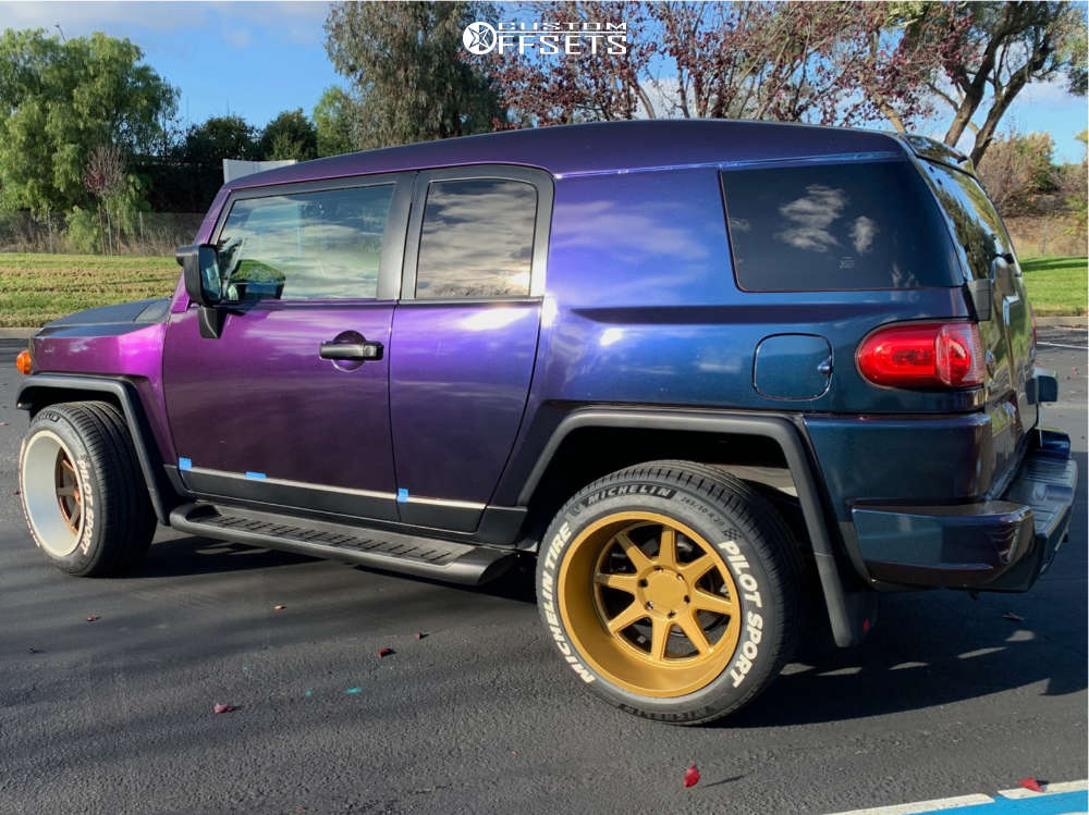 2009 Toyota FJ Cruiser with 20x12 -44 XD Xd844 and 265/50R20 Michelin ...
