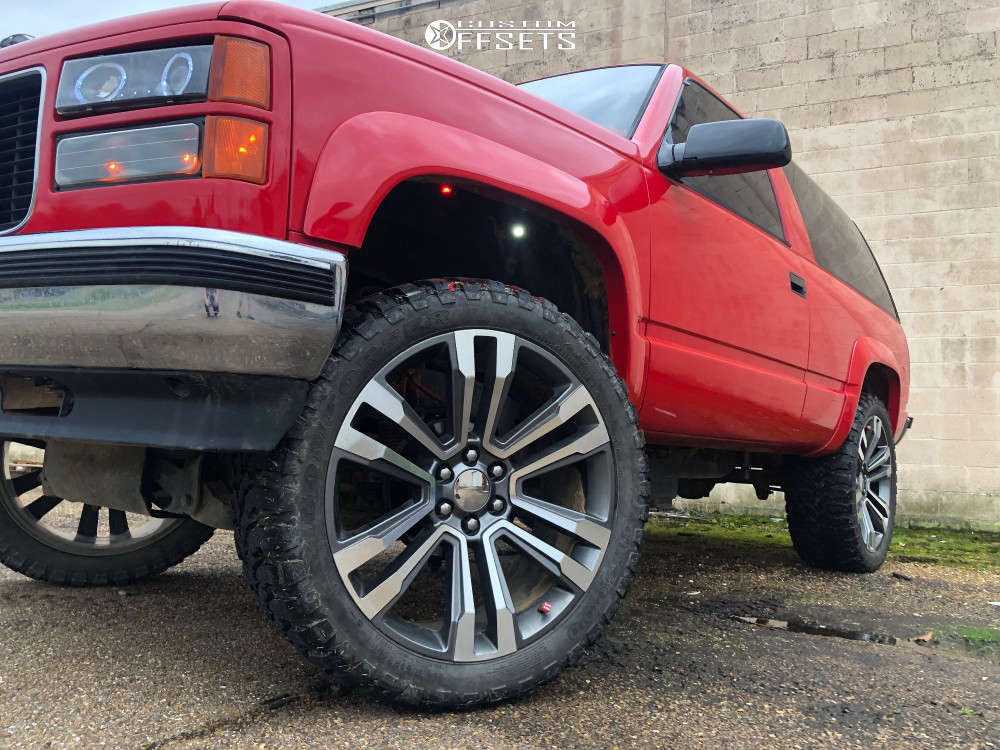 1995 GMC Yukon with 24x10 30 4Play Cv44 and 35/12.5R24 Comforser Cf3000 ...