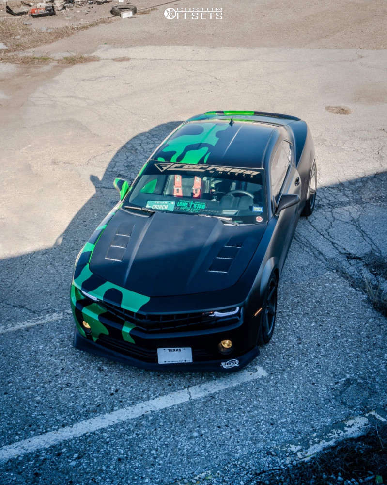 2011 Chevrolet Camaro with 20x9 35 Ferrada FR3 and 285/30R20 Pirelli P ...
