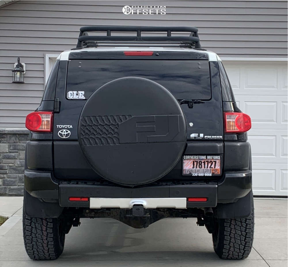 2008 Toyota FJ Cruiser with 17x9 -12 Ultra Crusher and 285/70R17 Nitto ...