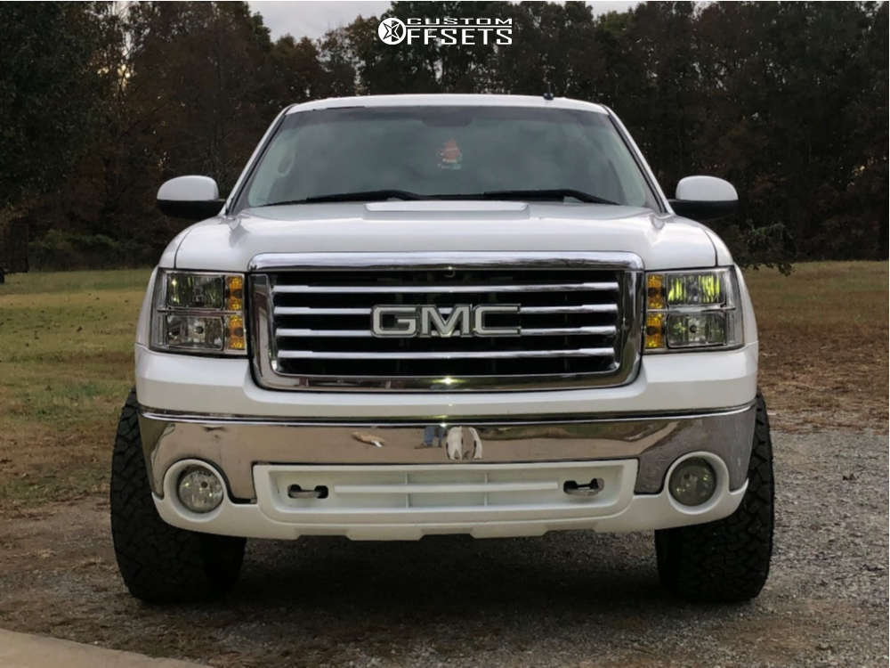 2010 GMC Sierra 1500 with 20x12 -44 XD Riot and 33/12.5R20 Venom Power ...