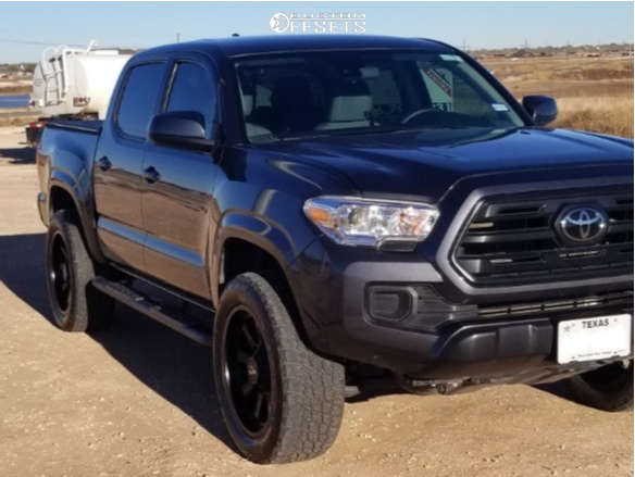 2019 Toyota Tacoma with 20x9 -12 Moto Metal Mo984 and 275/55R20 Nitto ...