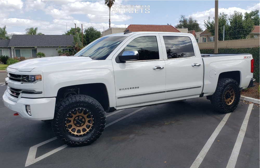 2018 Chevrolet Silverado 1500 with 17x8.5 Method Nv and 33/12.5R17 Toyo ...