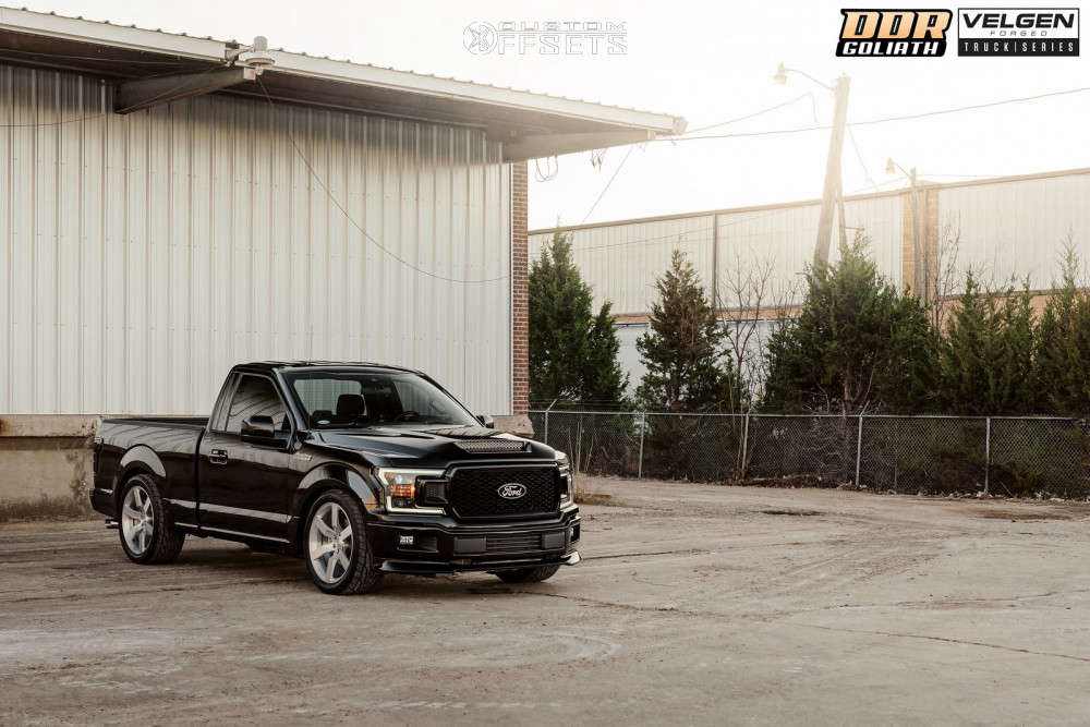 2019 Ford F-150 with 22x10 30 Velgen VFTS6 and 305/40R22 Toyo Tires ...