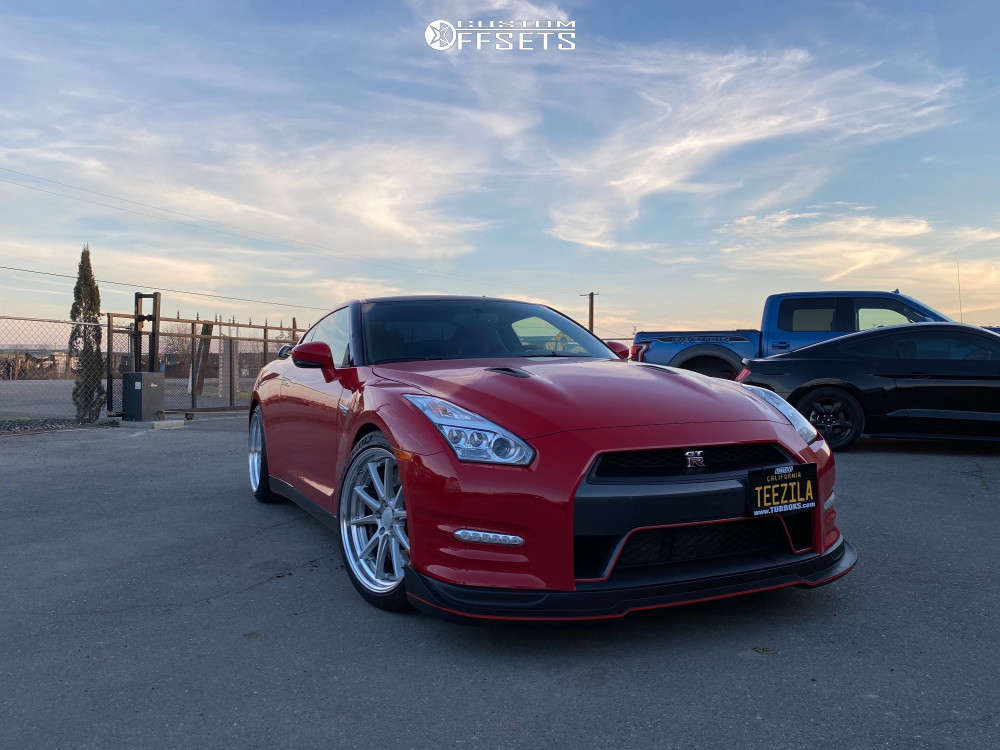 2016 Nissan GT-R with 20x10 30 Work Gnosis Cv201 and 255/40R20 Michelin ...