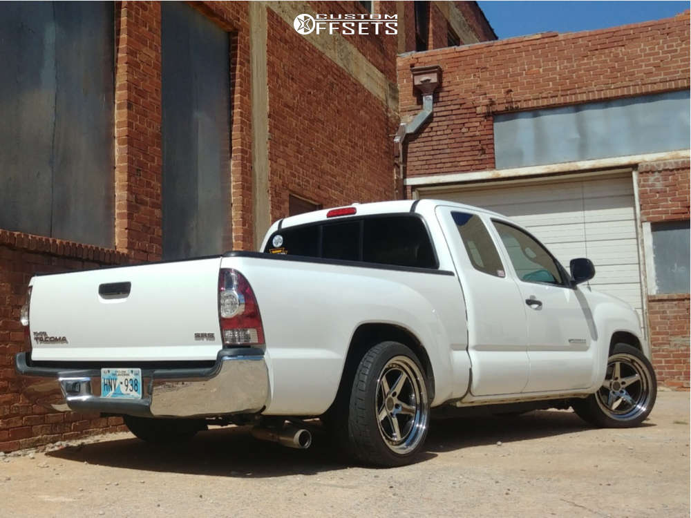 2009 Toyota Tacoma with 18x9.5 22 Aodhan Ds05 and 245/40R18 Nitto Nt555 ...