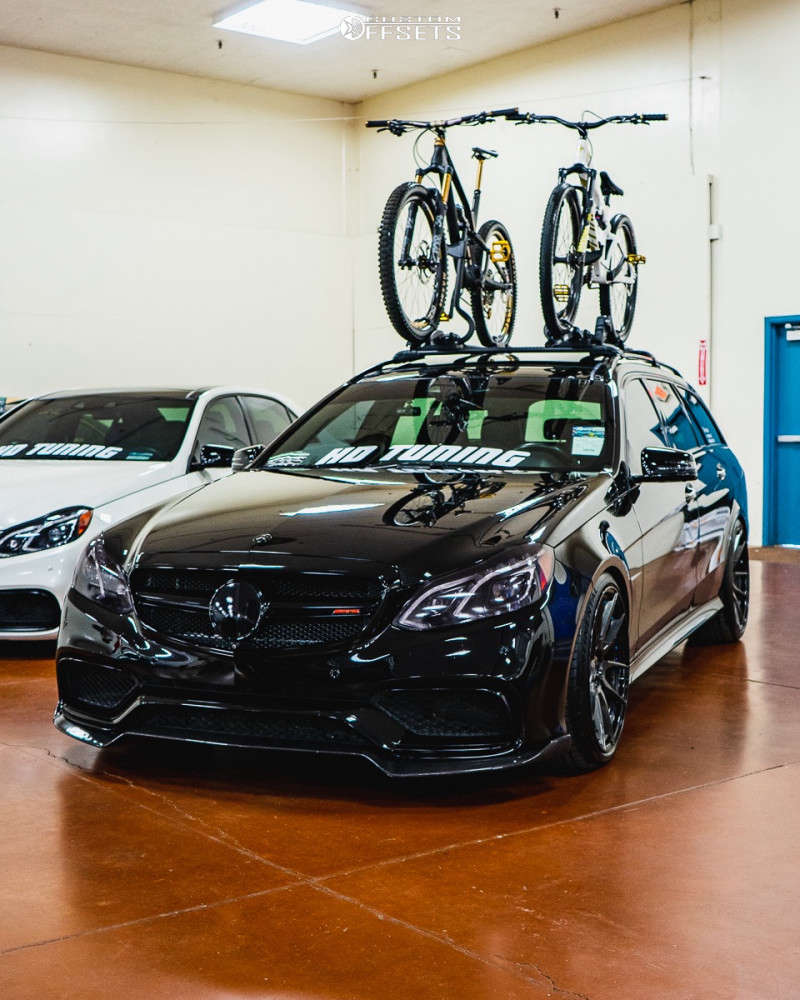 2014 Mercedes-Benz E63 AMG S with 20x9.5 35 BC Forged Hca162s and 245 ...