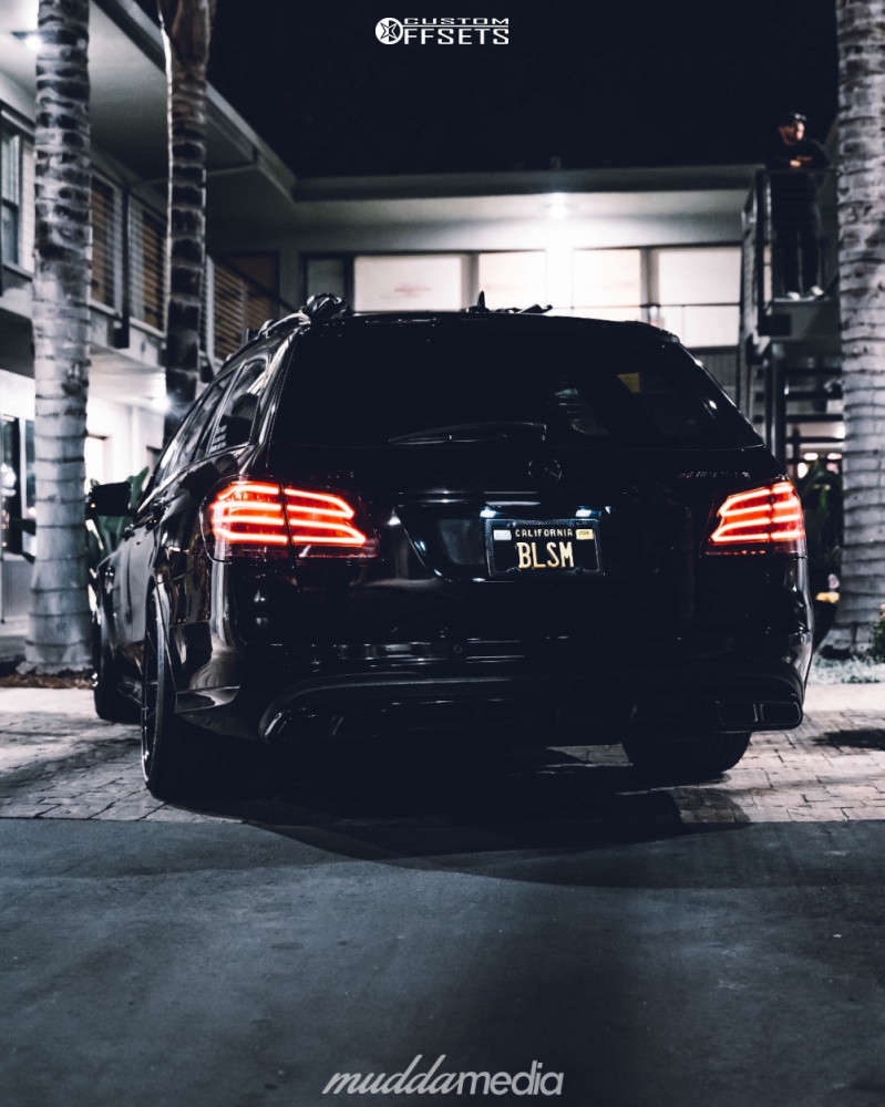2014 Mercedes-Benz E63 AMG S with 20x9.5 35 BC Forged Hca162s and 245 ...