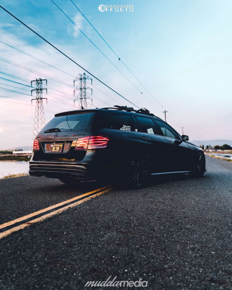2014 Mercedes-Benz E63 AMG S with 20x9.5 35 BC Forged Hca162s and 245 ...